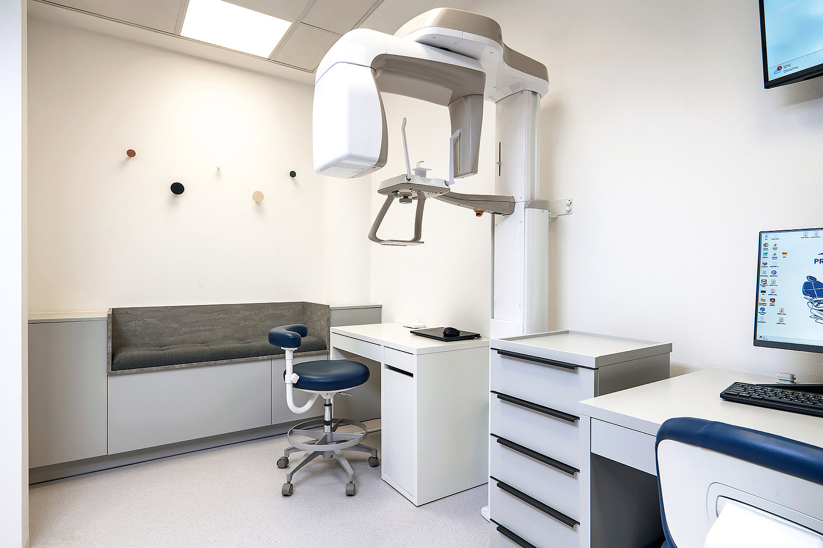 Realizace zubní ordinace s důrazem na čistý design a funkčnost — HANÁK ...